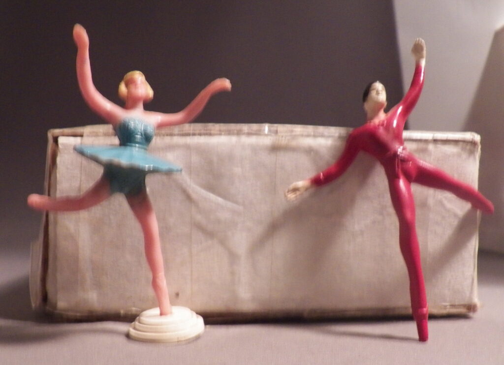 Plastic Figure Showcase Beton Circus Conte collectiblesStad's Stuff